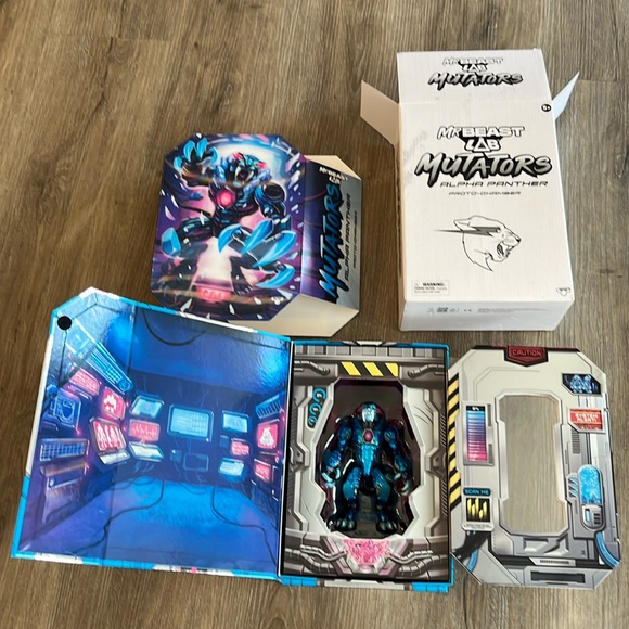 MR Beast | Toys | Sdcc 224 Moose Toys Exclusive Mrbeast Lab Alpha ...